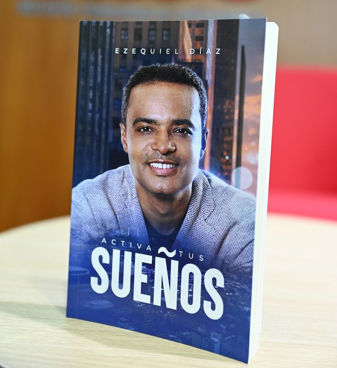 Instituto Tecnológico de Santo Domingo - Ezequiel Díaz, mentor del equipo Apolo 27, presenta ...